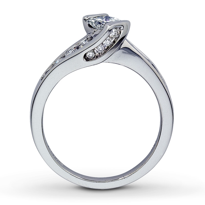 Previously Owned Engagement Ring 1 ct tw Princess & Round-cut Diamonds ...